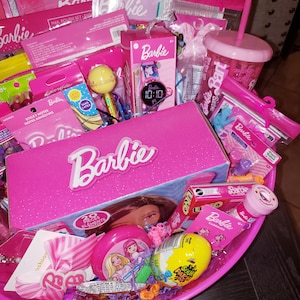 Barbie Gift Basket – Styling Head, Activity Set, Clothes & Accessories ...