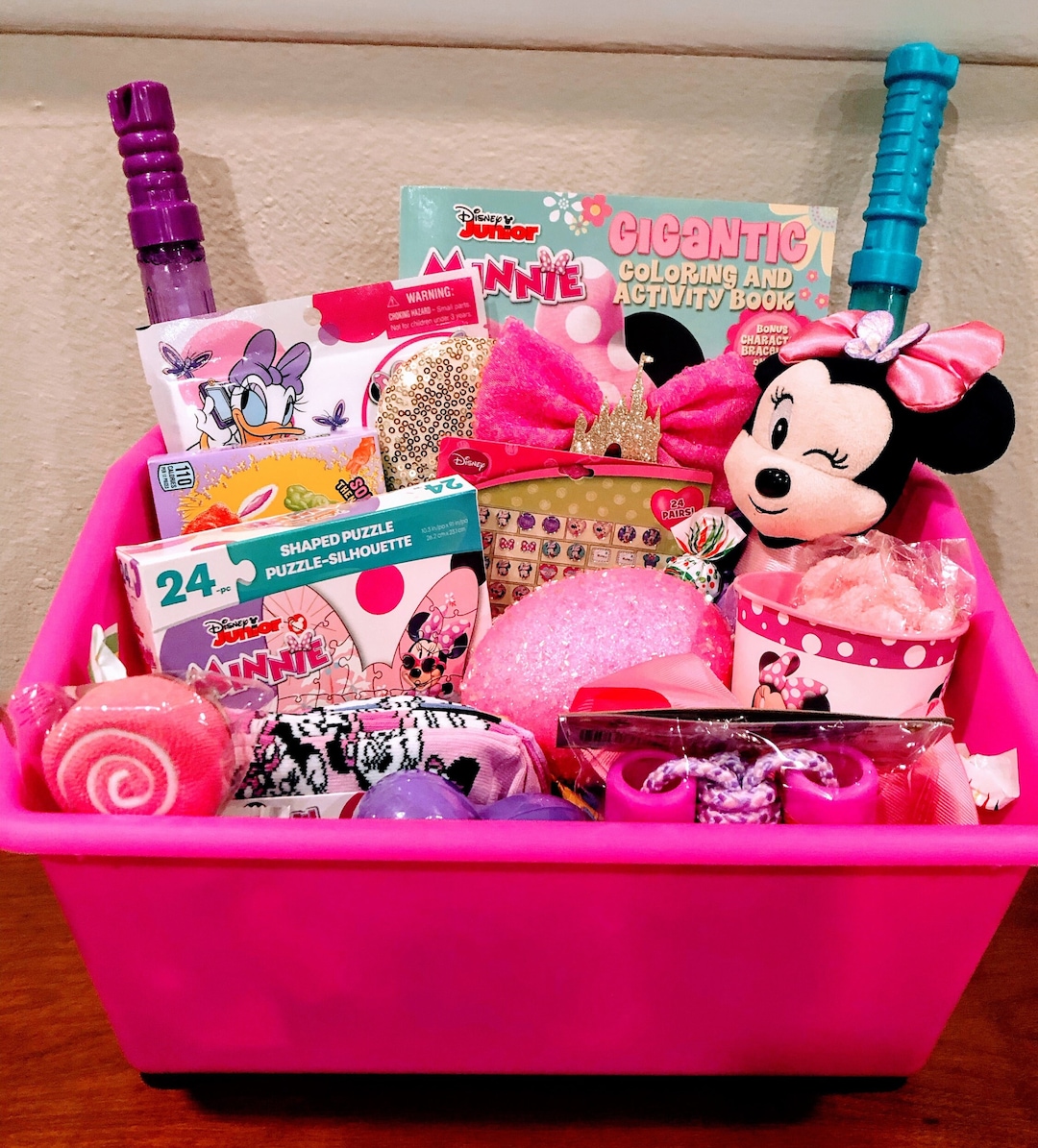 12 Item Minnie Mouse Basket - Etsy