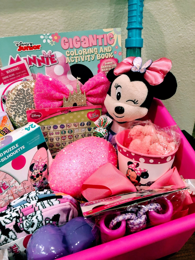 12 Item Minnie Mouse Basket - Etsy