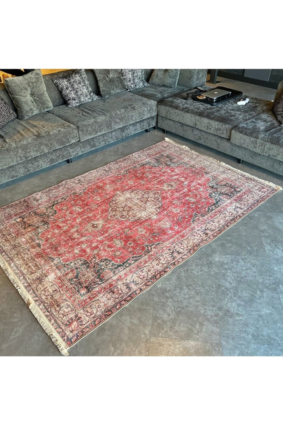 Traditional Patterned Carpet, Antique Rug, Vintage Style Carpet ...