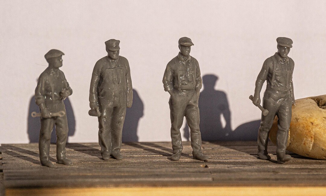 DIY Workers Set in G/O/S/HO/TT/N (1/22.5, 1/48, 1/64, 1/87, 1/120, 1/ ...