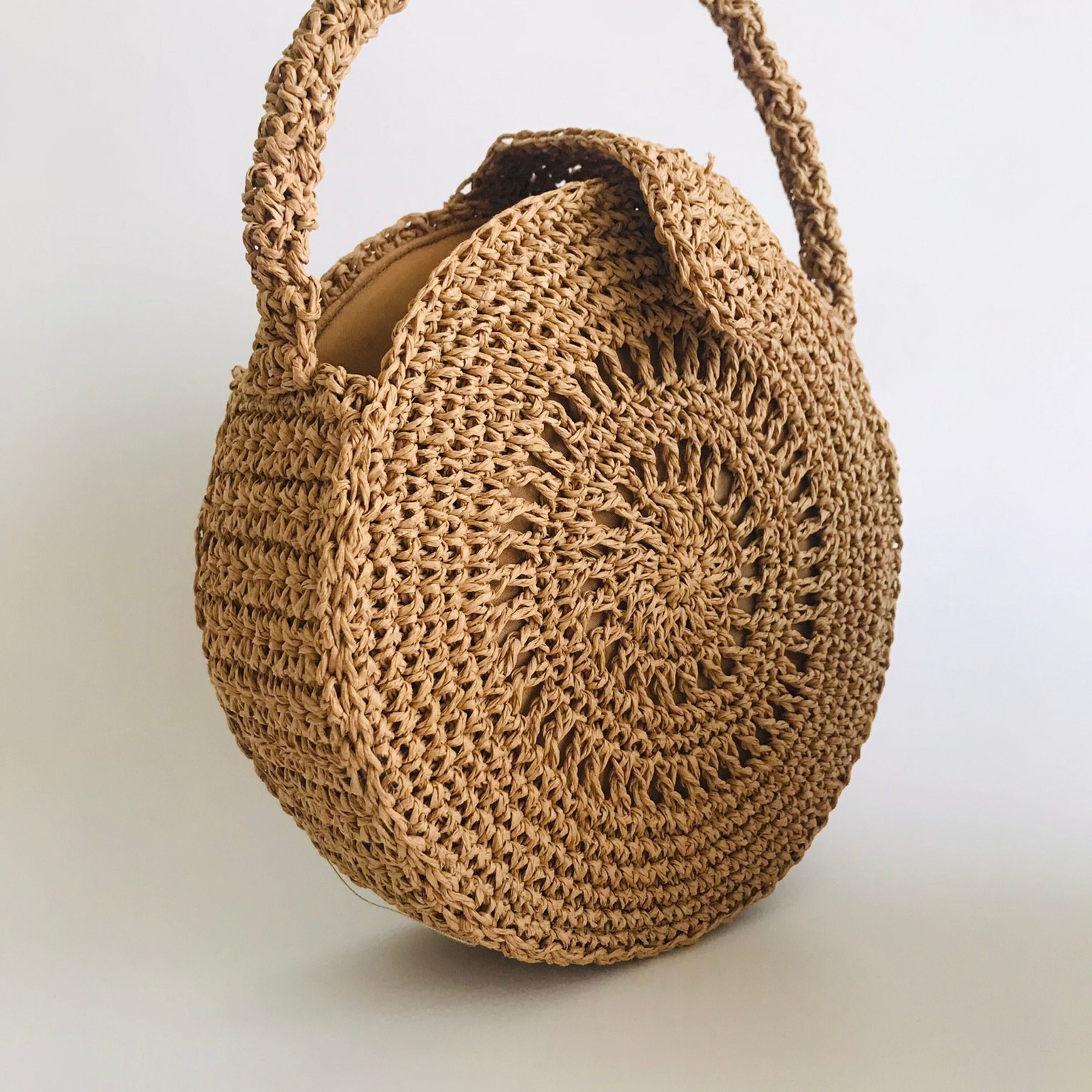 Stylish Round Raffia Bag,handcrafted Straw Handbag,perfect Beach Bag or ...