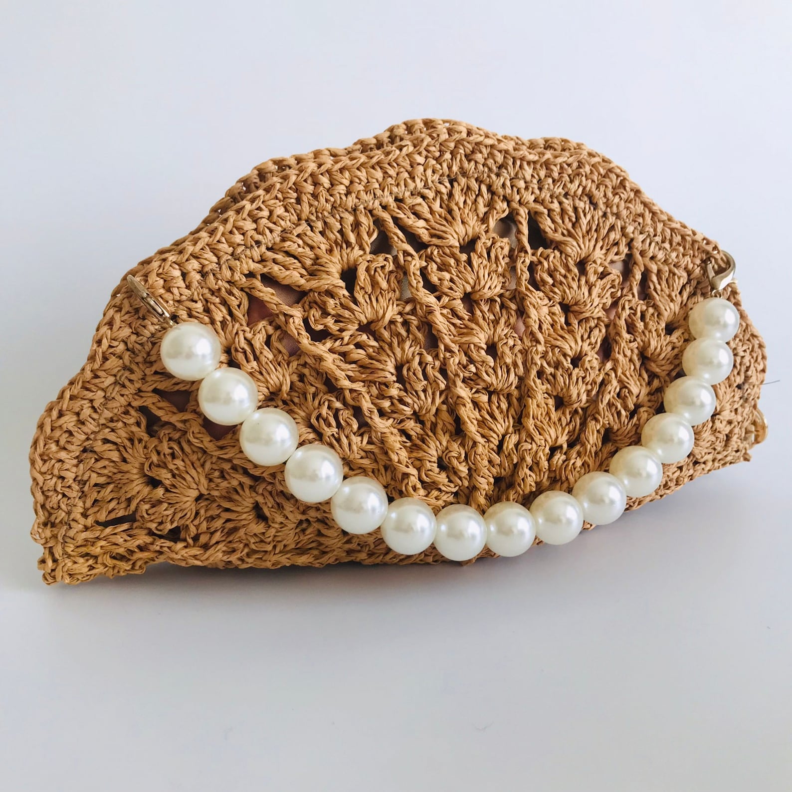 Raffia Oyster Shell Bag, Pearly Mussel Evening Purse, Knitted Straw ...