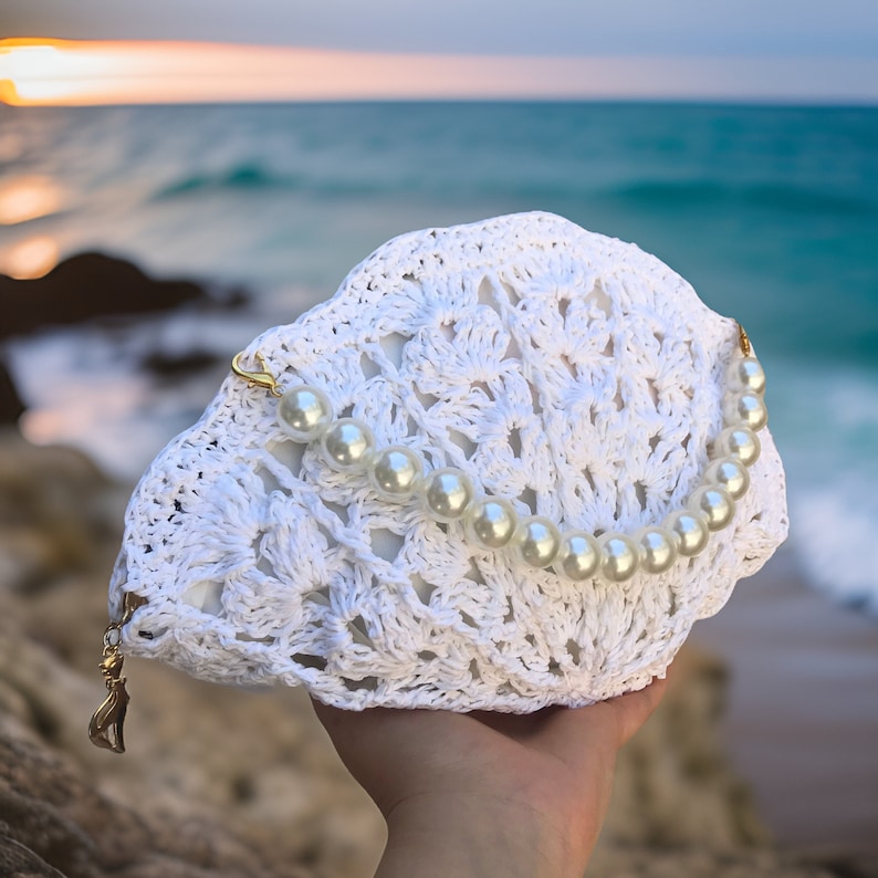 Raffia Oyster Shell Bag, Pearly Mussel Evening Purse, Knitted Straw ...