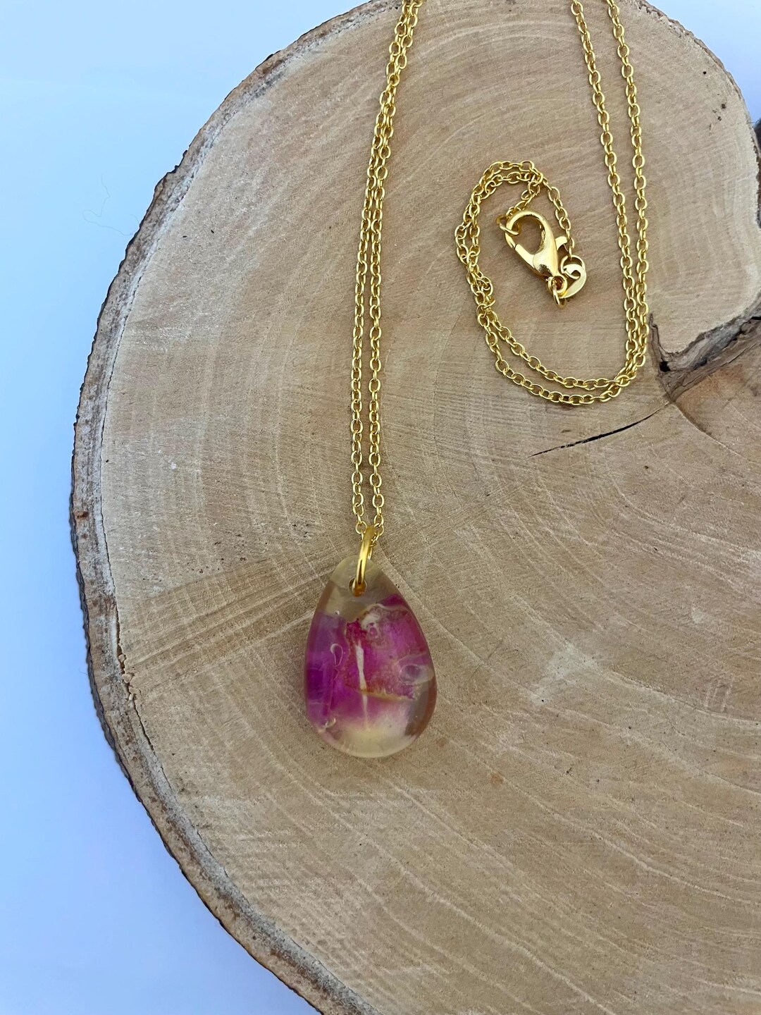 Small Enclosed Petal Pendant Necklace - Etsy