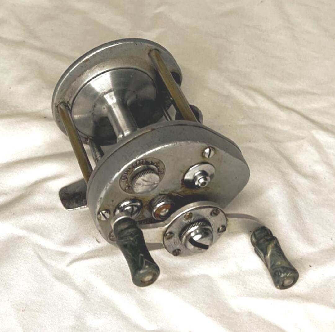 Vintage Pflueger Supreme Baitcasting Reel USA Made | Classic 1950s ...
