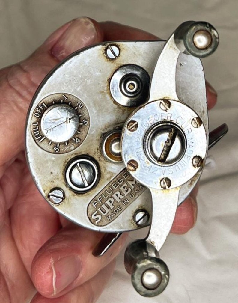 Vintage Pflueger Supreme Baitcasting Reel USA Made | Classic 1950s ...