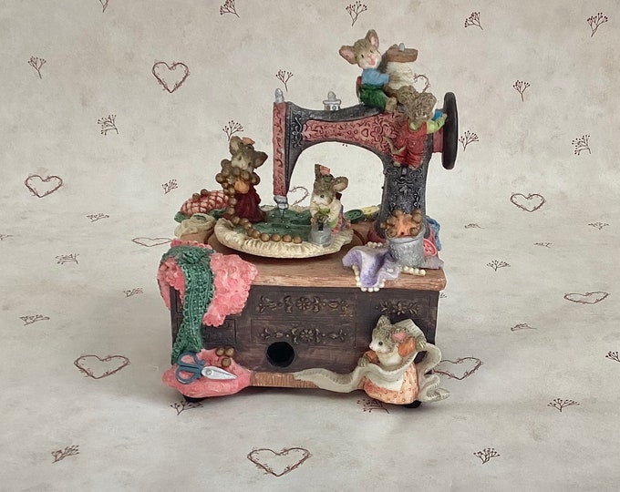 Vintage Whimsical Collectible Sewing Machine Music Box, Decorative ...