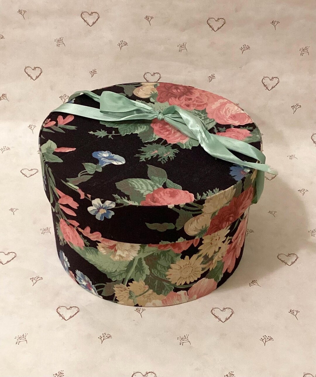 Vintage Black Floral Hat Box With Ribbon , Pink Roses Vintage Fabric ...