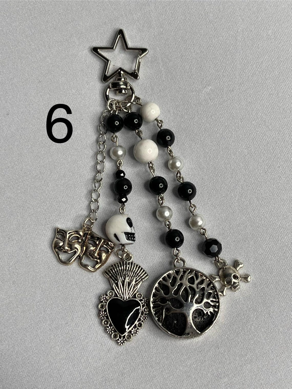 Sacred Heart Gothic Keychains - Etsy