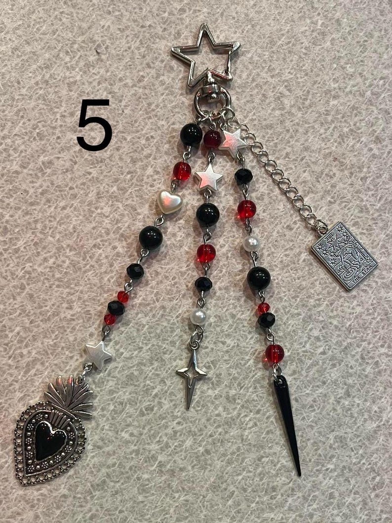 Sacred Heart Gothic Keychains - Etsy
