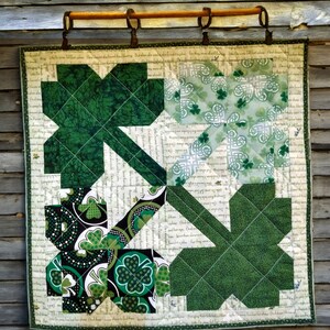 Lucky Quilt Pattern -- a PDF Pattern for Throw Quilts and Table Toppers ...