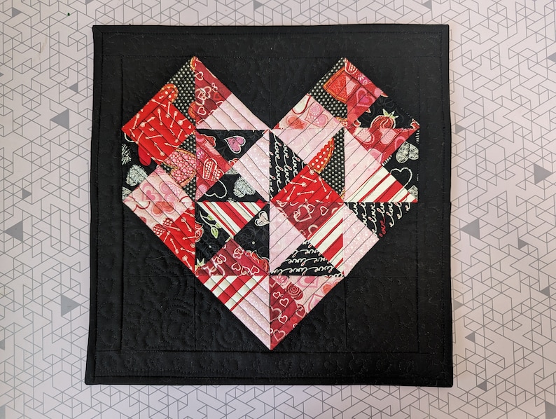Mini Heart Quilt Pattern - PDF Quilt Pattern - Quick and Easy Valentine's Day Mini Quilt - Etsy