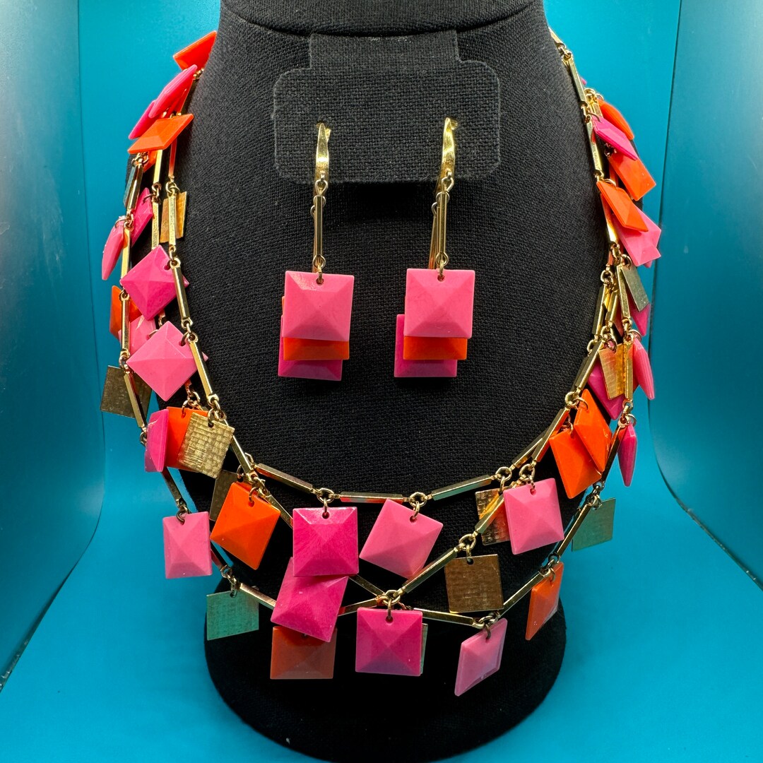 Vintage 1960's Mod 60" Long Geometric Necklace -gold, Pink, Hot Pink ...