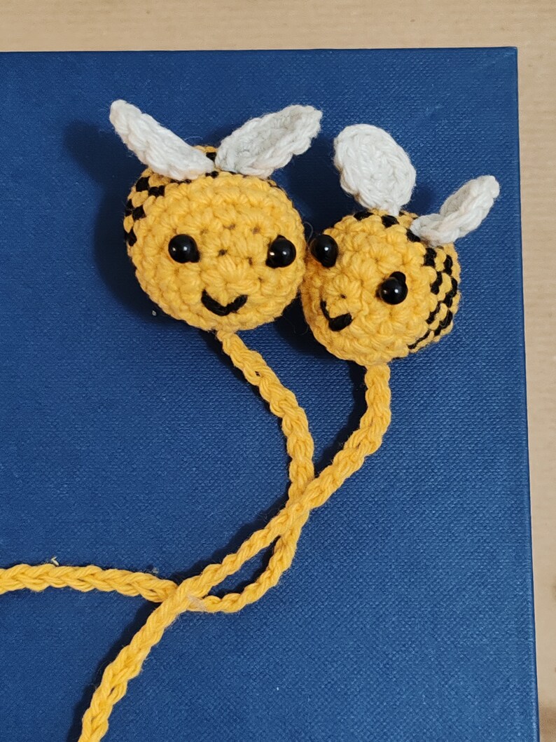Bumblebee Bookmark CROCHET PATTERN | Amigurumi PDF Pattern - Etsy