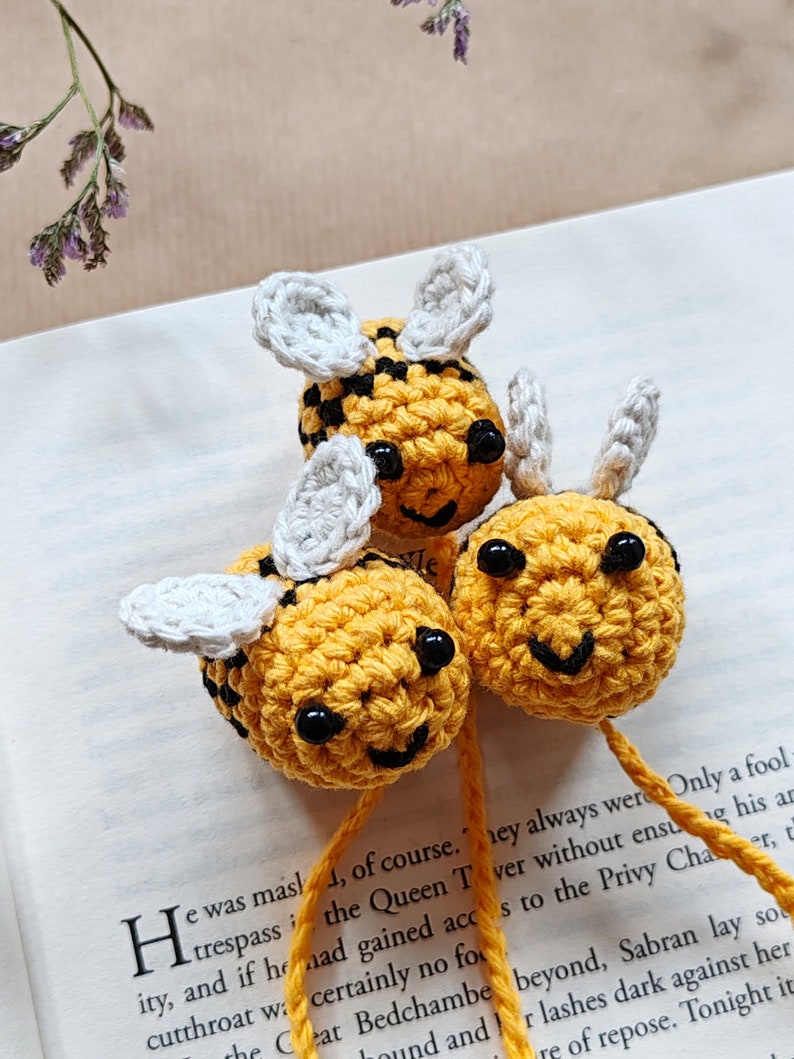 Bumblebee Bookmark CROCHET PATTERN | Amigurumi PDF Pattern - Etsy
