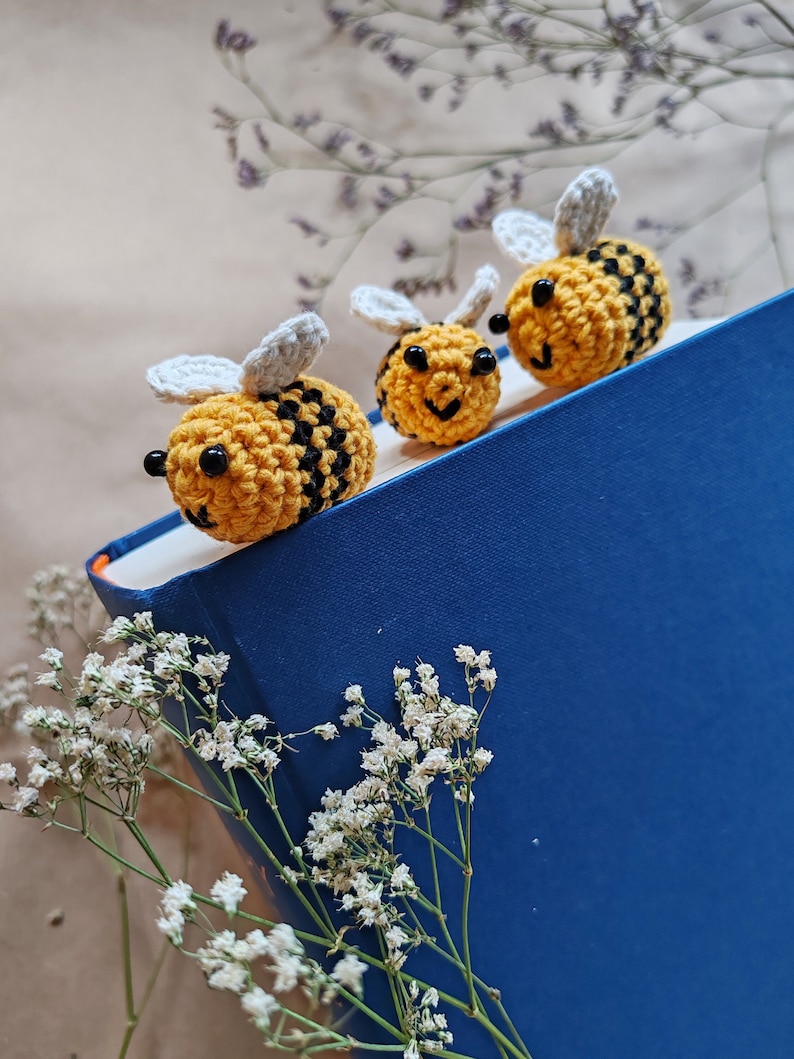 Bumblebee Bookmark CROCHET PATTERN | Amigurumi PDF Pattern - Etsy
