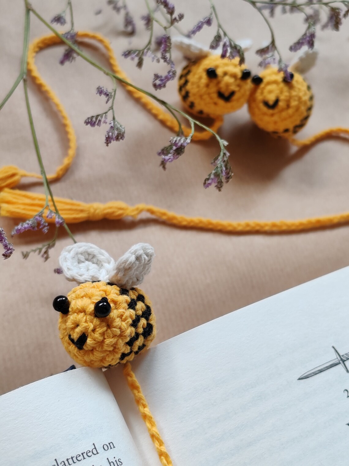 Bumblebee Bookmark CROCHET PATTERN | Amigurumi PDF Pattern - Etsy