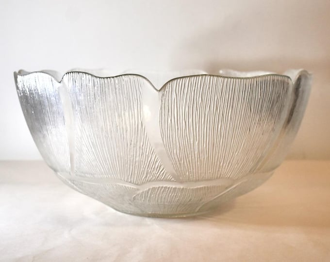 1970s Arcoroc Fleur Glass Place Setting, Arcoroc Fleur Dinner Plates ...