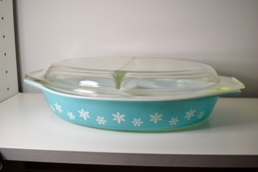 Pyrex Turquoise Snowflake 1 1/2 Qt Divided Dish With Lid - Etsy