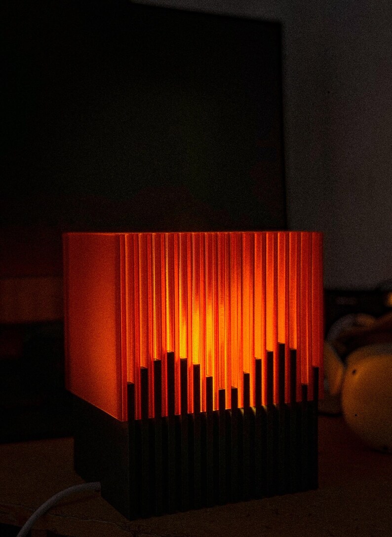 Mọọpẹ Amber Table Lamp - Etsy