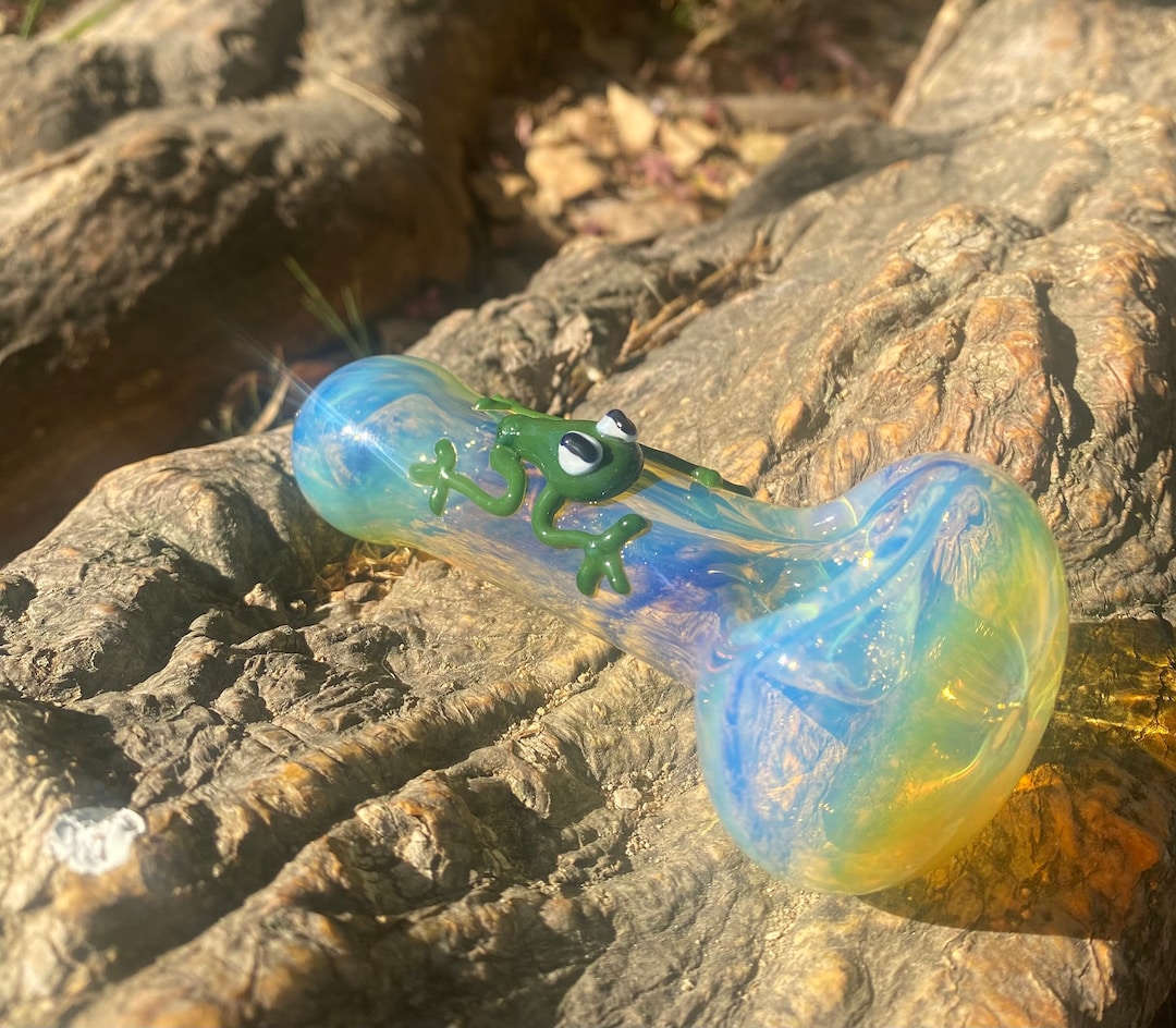Green Frog Pipe Tobacco Glass Pipe Silver Fumed - Etsy