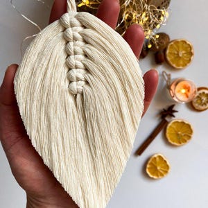 Macrame Feather Tutorial, DIY Macrame Leaf, Macrame for Begginer ...