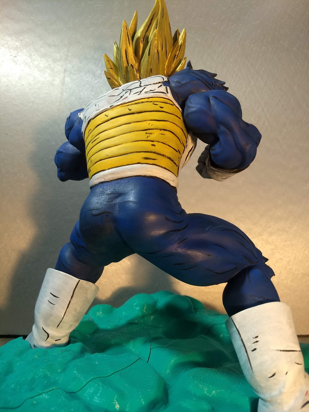 Vegeta Super Sayan Fight Pose Figure - Etsy