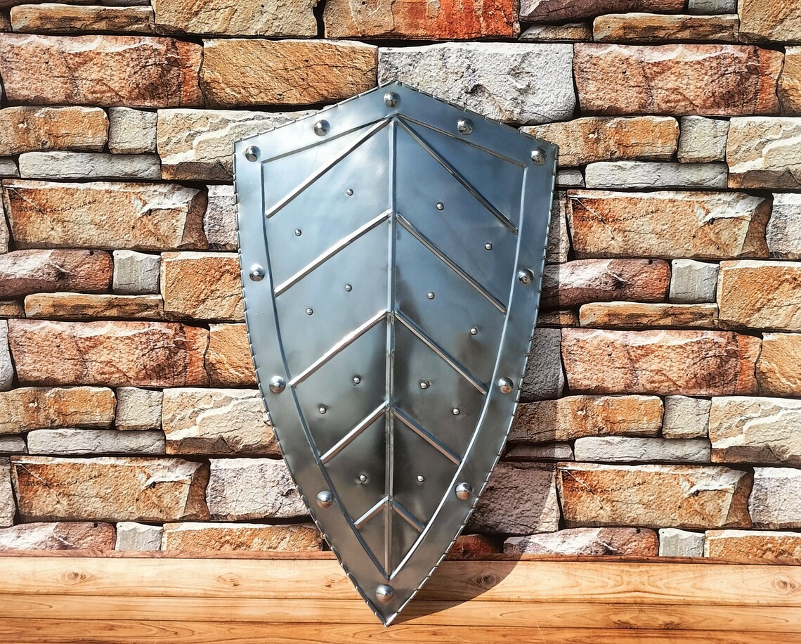 Medieval Leaf Design Shield - Authentic Pointed Shield - Battleworn ...