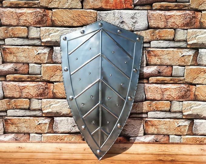 Medieval Leaf Design Shield - Authentic Pointed Shield - Battleworn ...