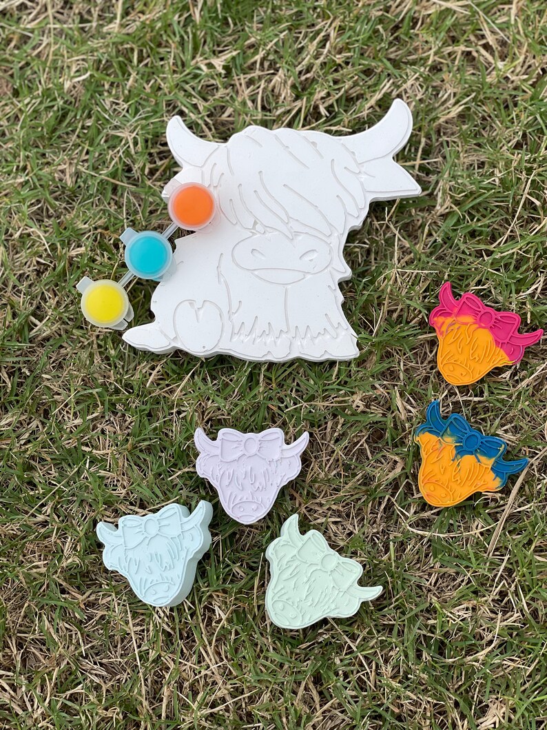 Highland Cow Themed Crayon Party Favours - Etsy