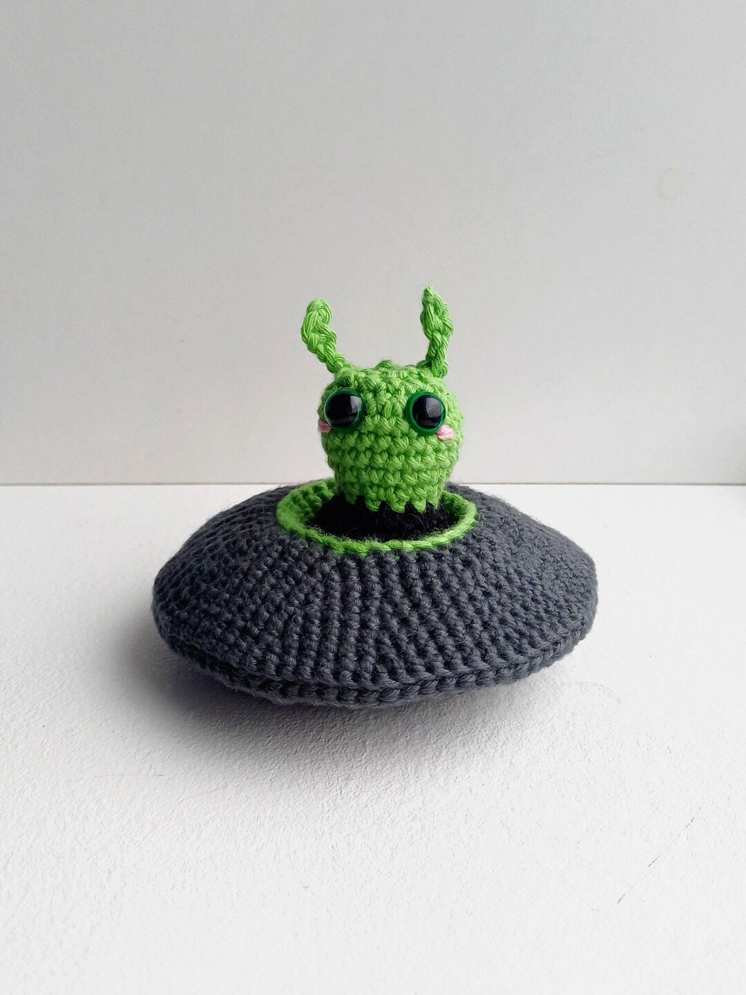 Crochet Alien UFO Pattern: Cute No-sew Design (PDF Pattern) - Etsy