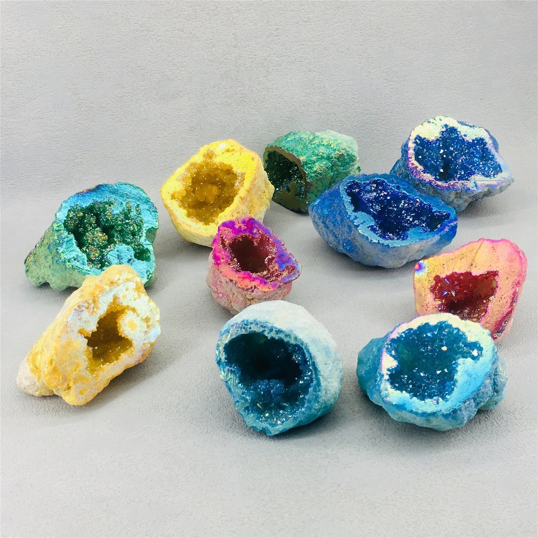 Natural Pink Crystal Carvings Mixed With Electroplated Agate Holes ...