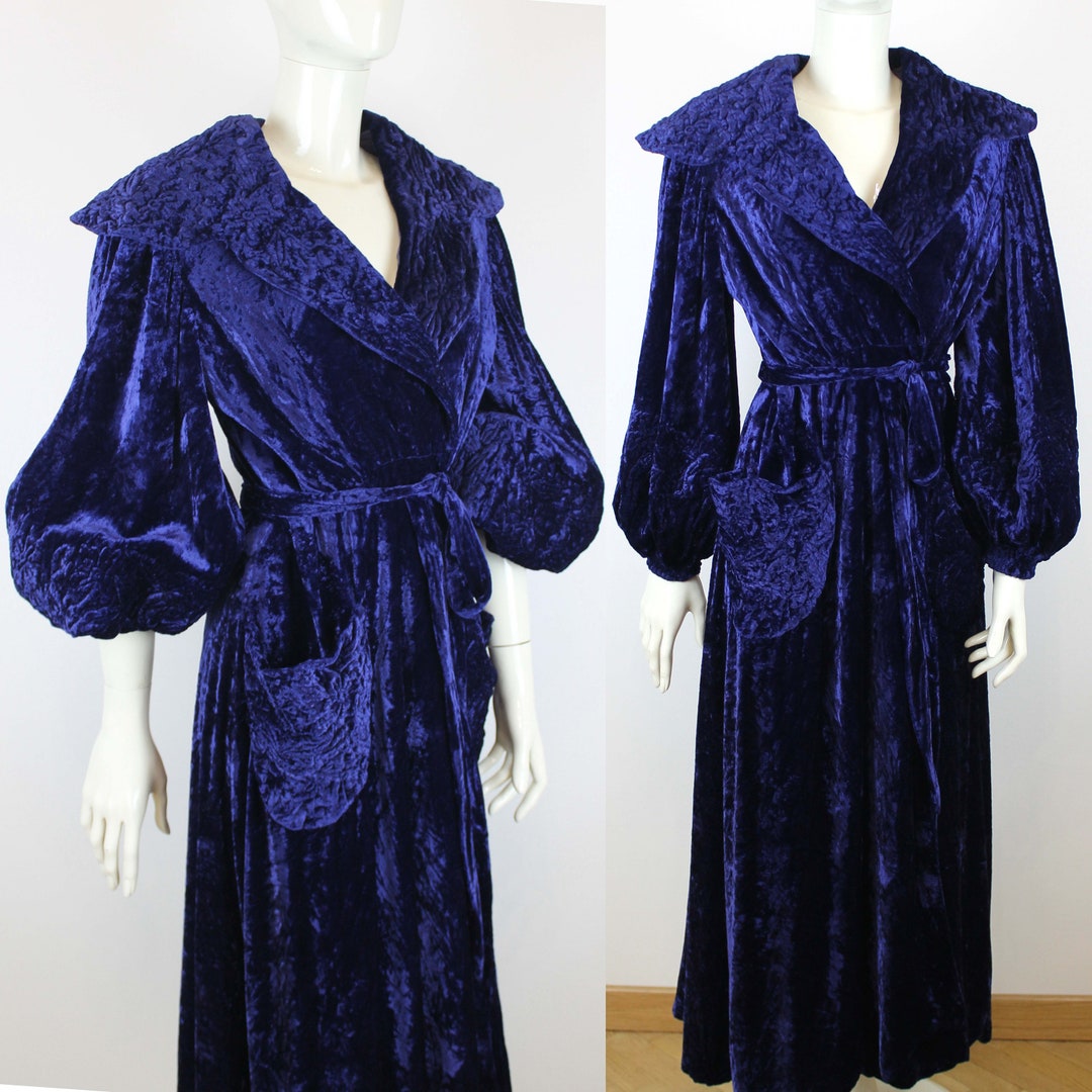 1940s Vintage Blue Quilted Velvet Robe, Vintage Rich Velvet Bishop ...