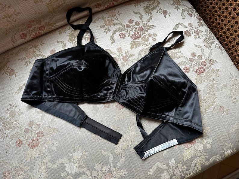 1940's Black Satin Bullet Bra Lady , Vintage Spiral Stitch Bra, Pointed ...