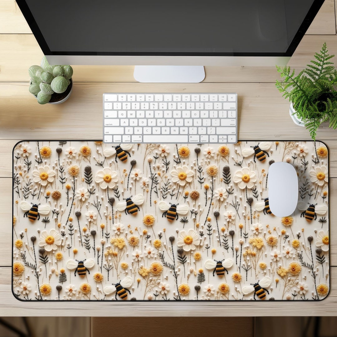 Bumblebee Floral Desk Mat Cute 3D Floral Bee Desk Pad Floral Bumblebee ...