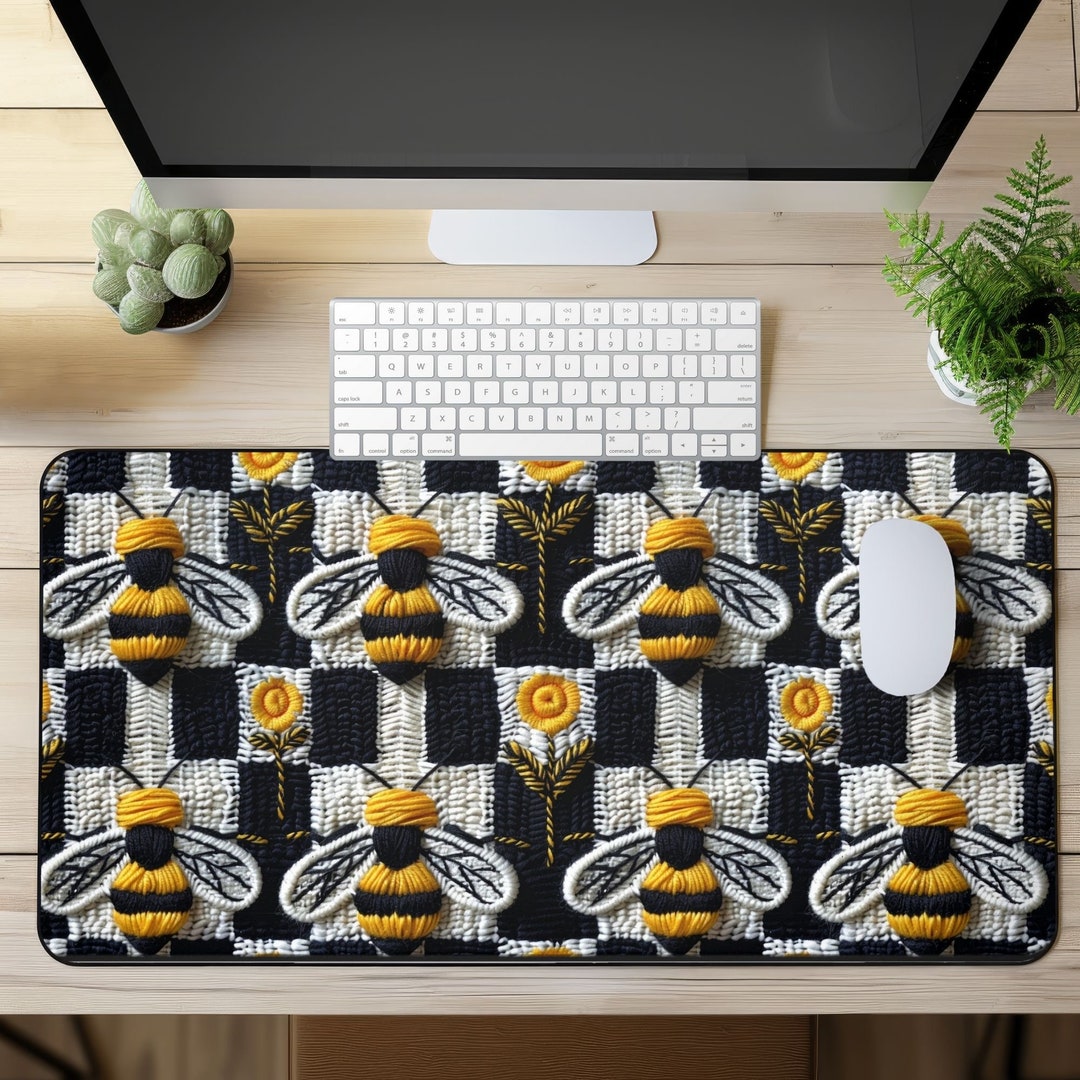 Bumblebee Floral Desk Mat Cute 3D Floral Bee Desk Pad Floral Bumblebee ...