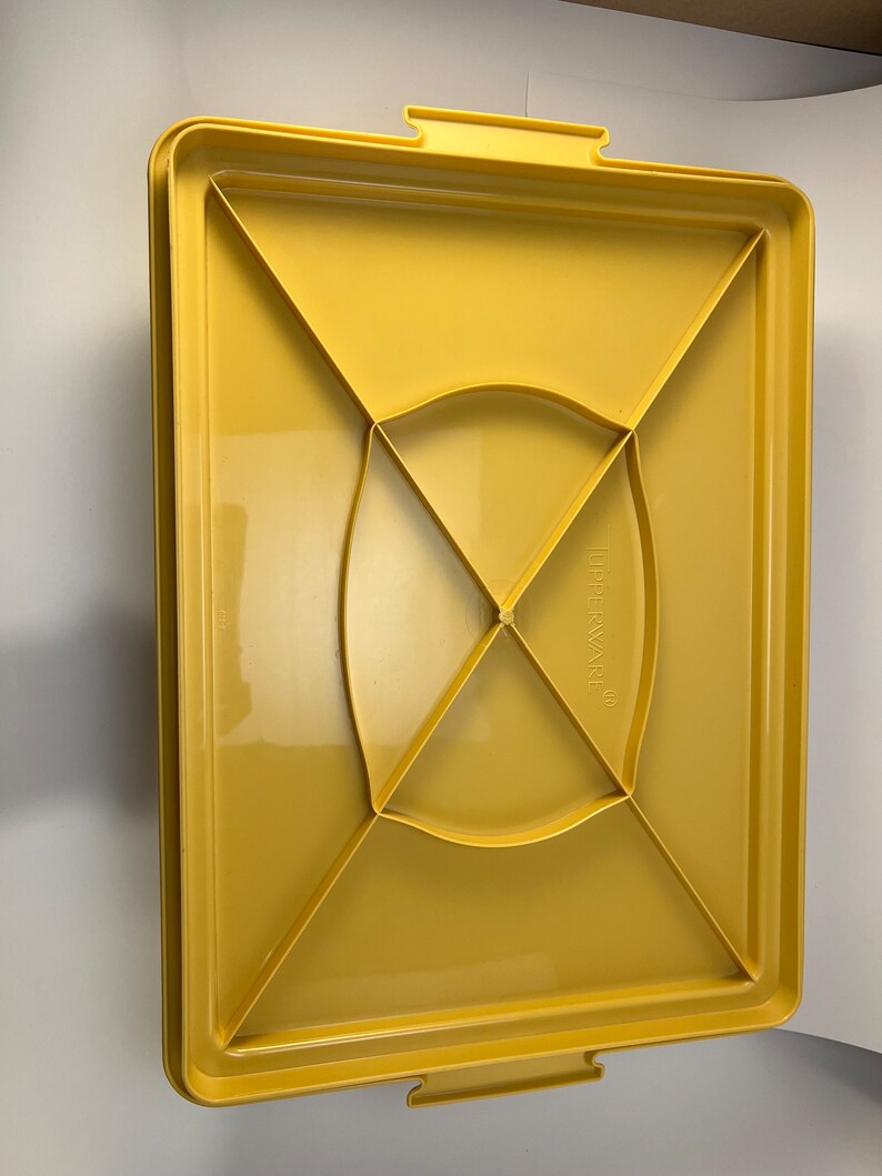 Vintage Tupperware Cake Carrier Containers With Interchangeable Handle ...