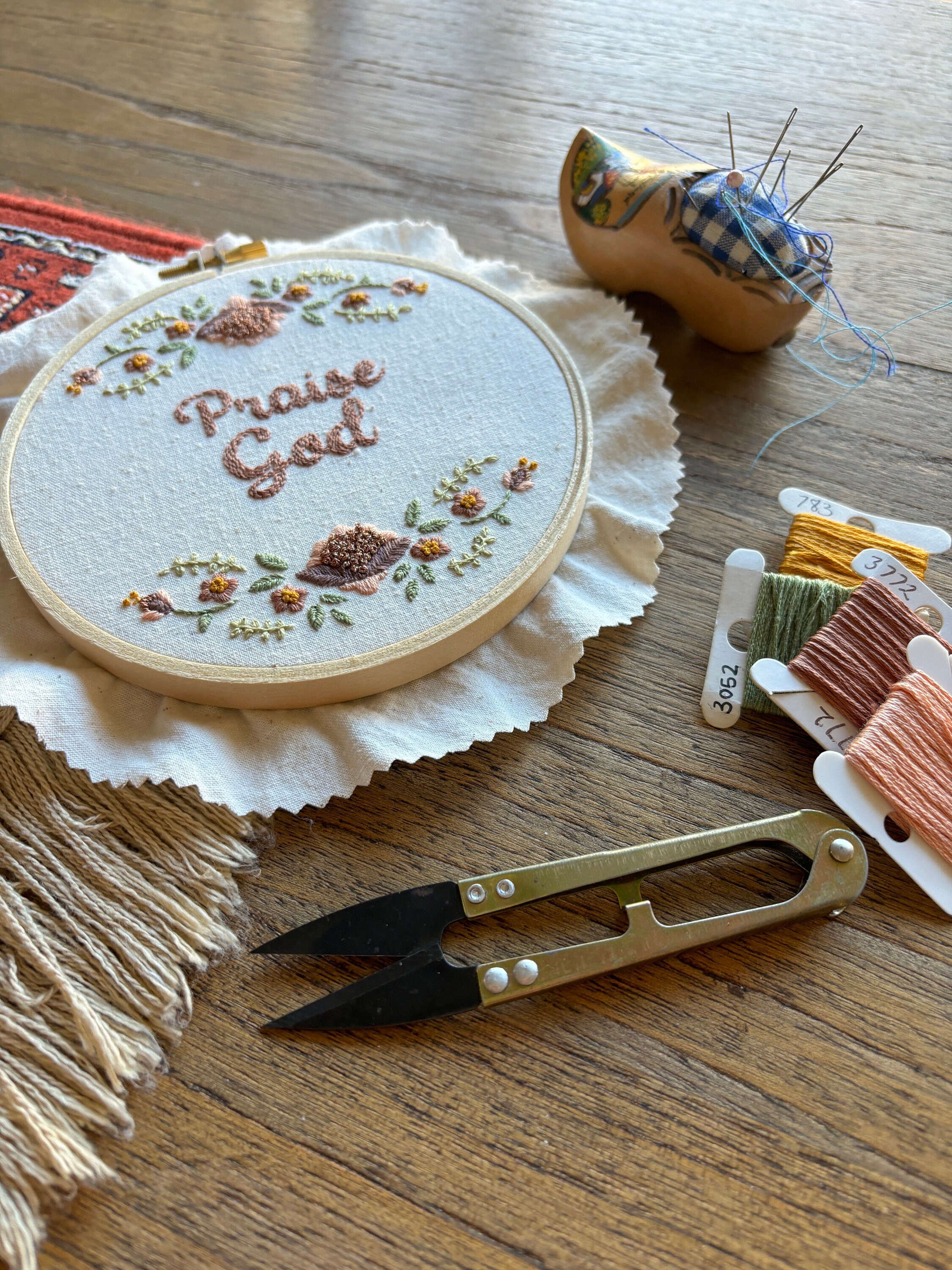 Praise God Embroidery Pattern / Boho / Floral / DIY / Digital / - Etsy