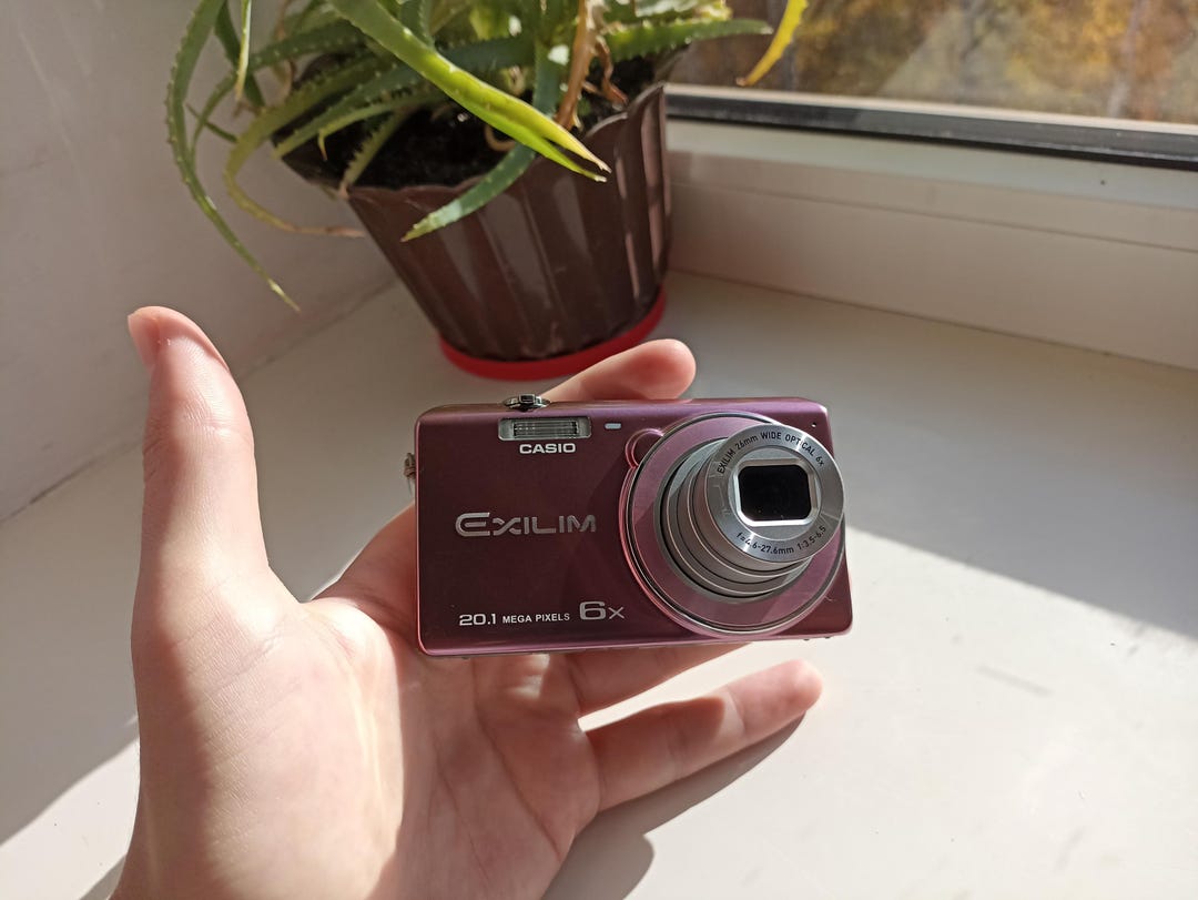 RARE Pink Casio Exilim EX-ZS30 20.1MP Digital Compact Camera Working ...