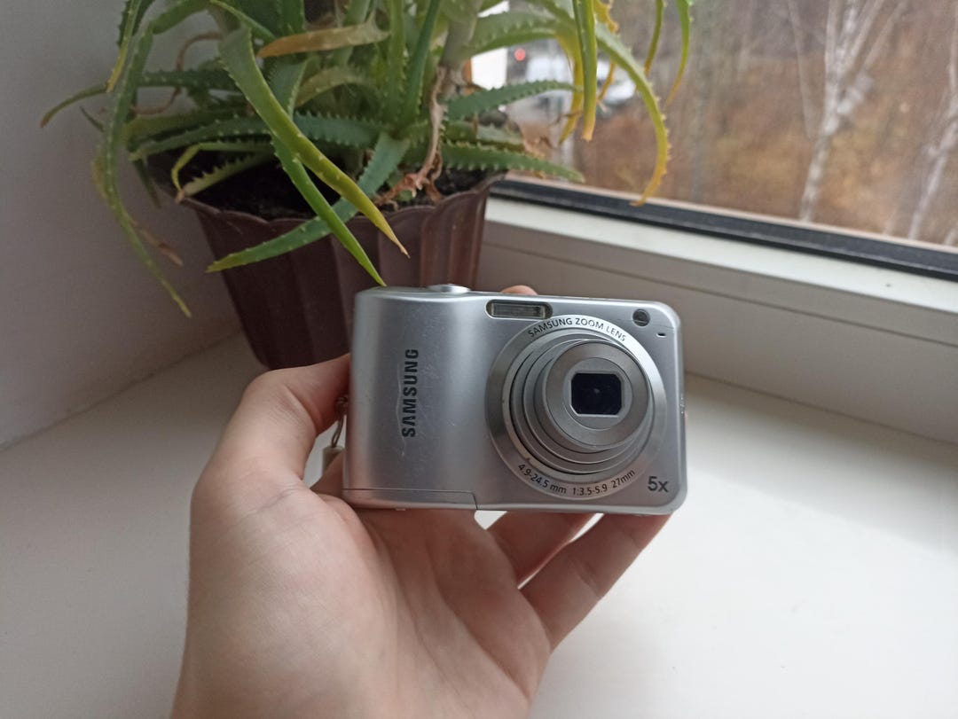 Samsung ES28 Silver 12.2MP Digital Compact Camera WORKING FULL SET - Etsy