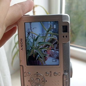 SONY Cyber-shot DSC-W7 Silver 7.4MP Digital Compact Camera Working FULL ...