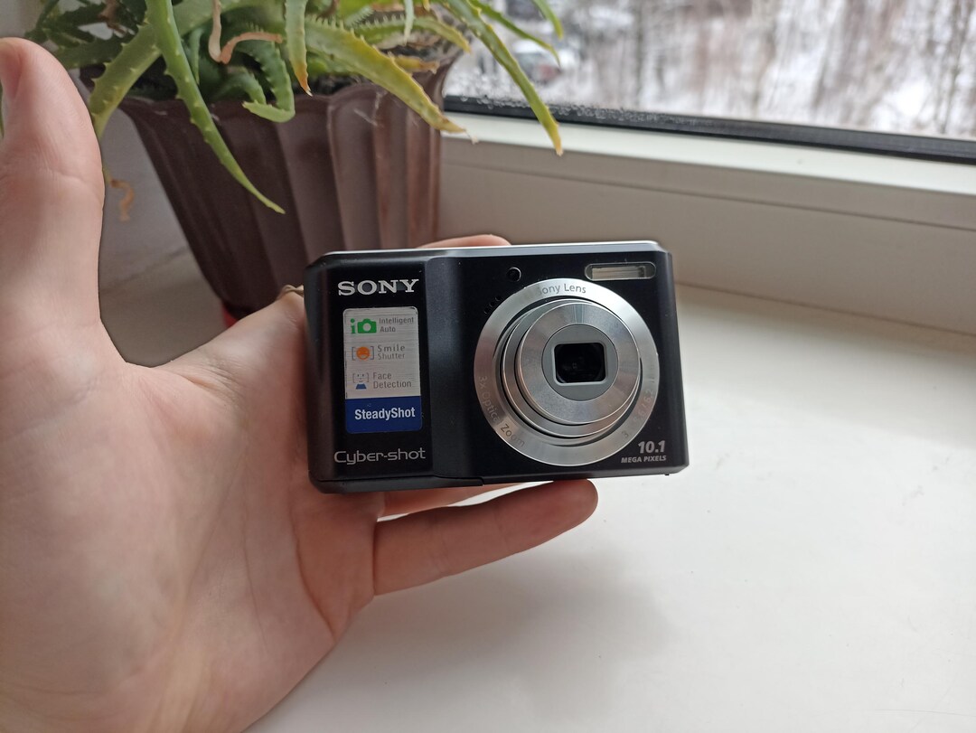 Sony Cybershot DSC-S2000 Black 10.1MP Digital Compact Camera Working ...