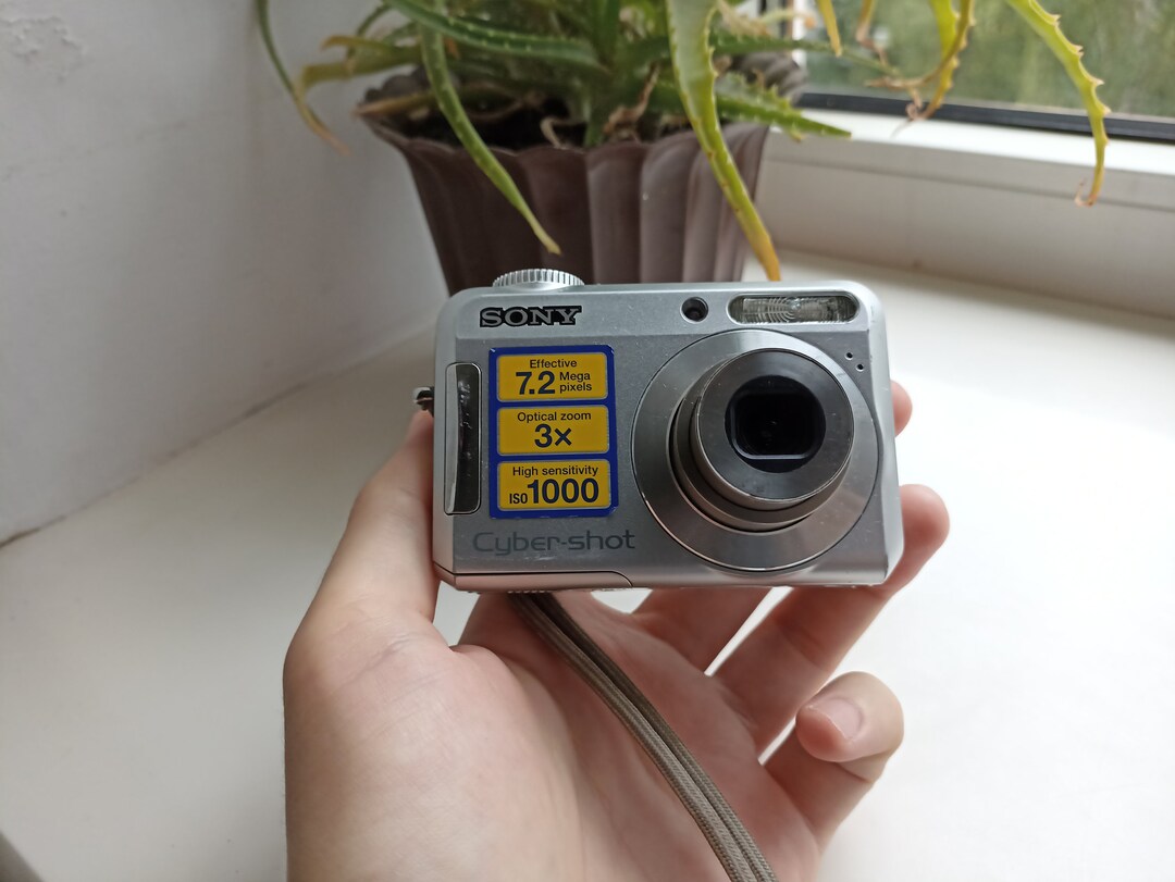 Sony Cyber-shot DSC-S650 Silver 7.2MP Digital Compact Camera Working ...