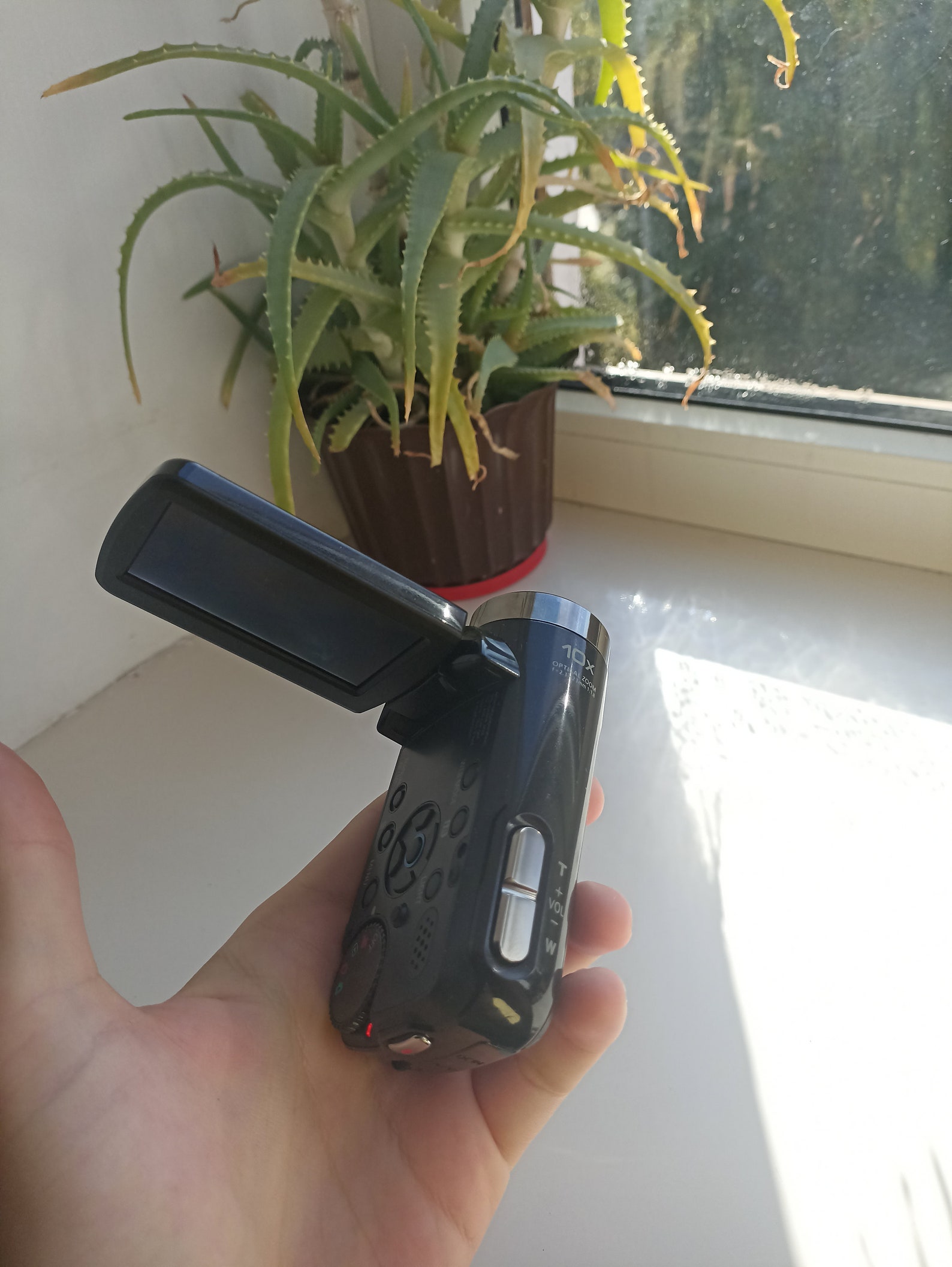 Panasonic SDR-S15 Handheld High Definition Camcorder Digital Compact ...