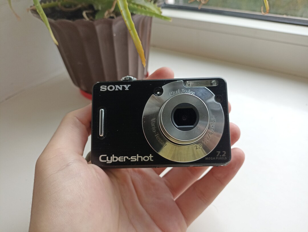 Sony Cyber-shot DSC-W70 Black 7.2MP Digital Compact Camera Working FULL ...