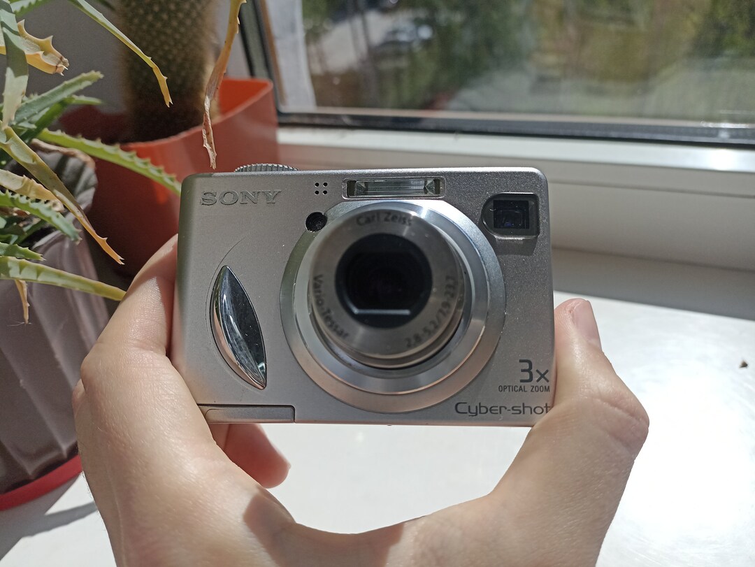 Sony Cyber Shot DSC-W5 Silver 5.1 MP Digital Compact Camera Working ...