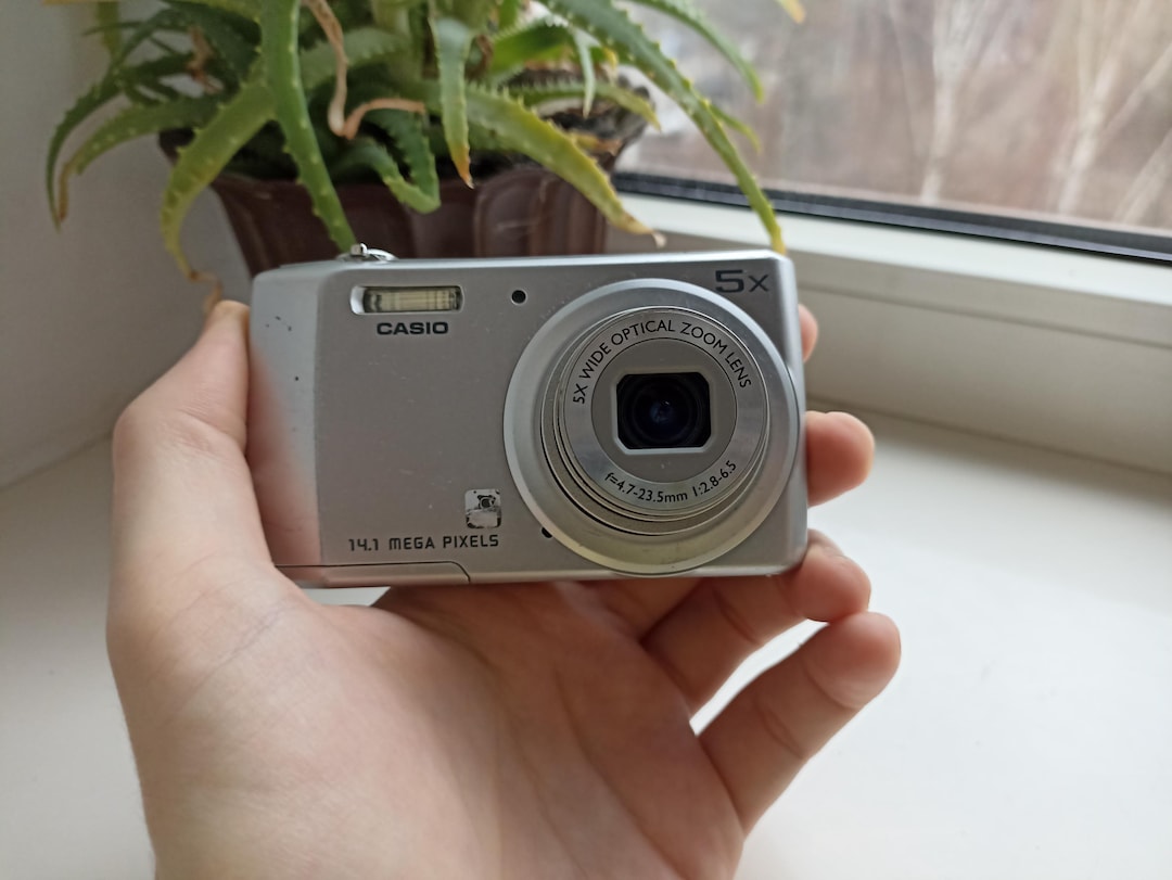 Casio QV-R200 Silver 14.1MP Digital Compact Camera Working FULL Set - Etsy