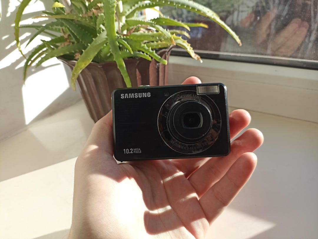 Buy Samsung PL50 Black 10.2MP Digital Compact Camera Working FULL Set ...