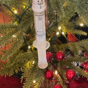 Christmas Med Clip Syringe Holder (nurse, Paramedic, EMT, Healthcare ...